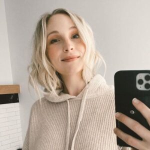 Candice King Height Weight Body Stats Age Family Facts