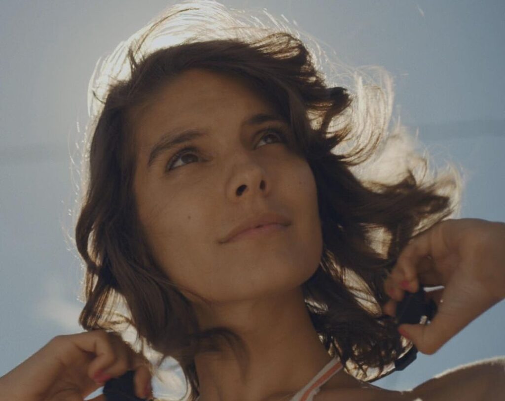 Caitlin Stasey Height Weight Body Stats Age Family Facts