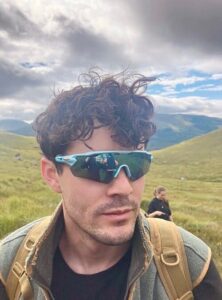 Jonah Hauer-King Height Weight Body Stats Biography Facts