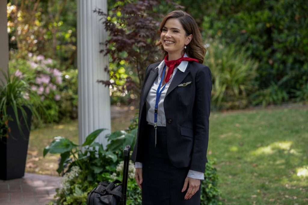 Shelley Hennig Height Weight Body Stats Biography Facts