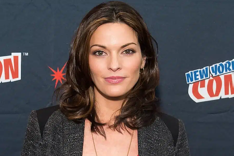 Alana De La Garza Net Worth and Her Journey in Entertainment